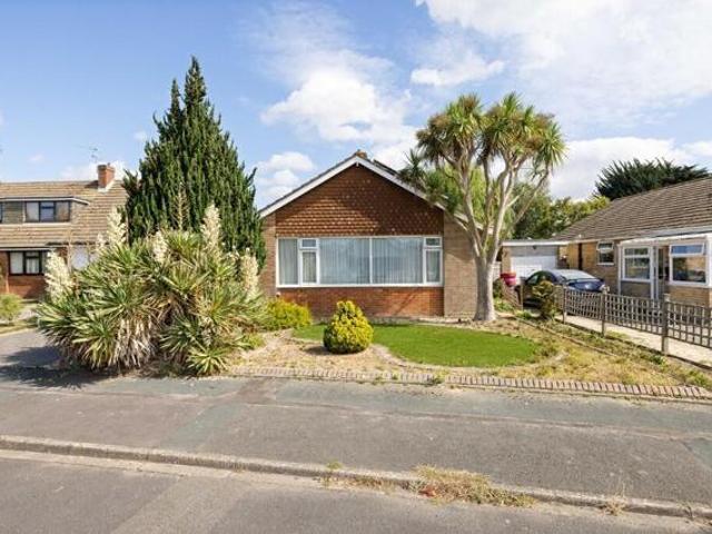 2 Bedroom Bungalow Bognor Regis West Sussex LS100854801