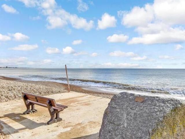 2 Bedroom Bungalow Bognor Regis West Sussex LS98404362
