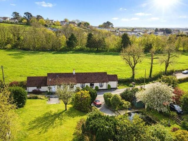 2 Bedroom Bungalow Barnstaple Devon LS101996252