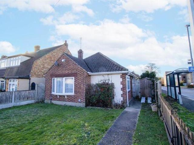 2 Bedroom Bungalow Basildon Essex 98504090