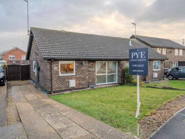 2 Bedroom Bungalow Beccles Suffolk 99436808