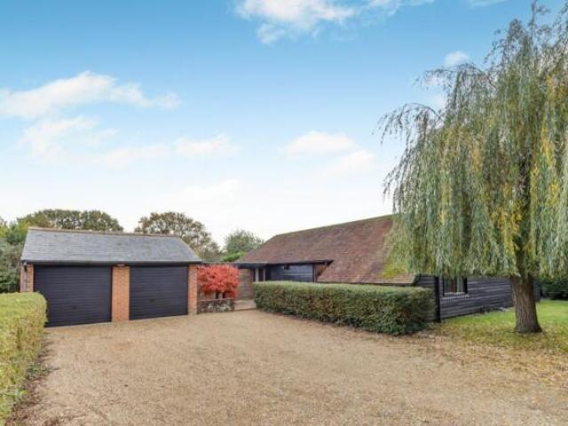 2 Bedroom Bungalow Birdham West Sussex 100316975