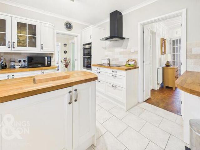 2 Bedroom Bungalow Brundall Brundall 99290397