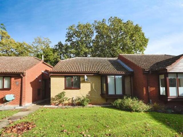2 Bedroom Bungalow Braintree Essex LS98404421