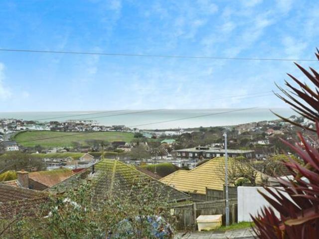 2 Bedroom Bungalow Brighton Brighton And Hove 99130130