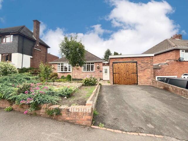 2 Bedroom Bungalow Brierley Hill Dudley 99926236