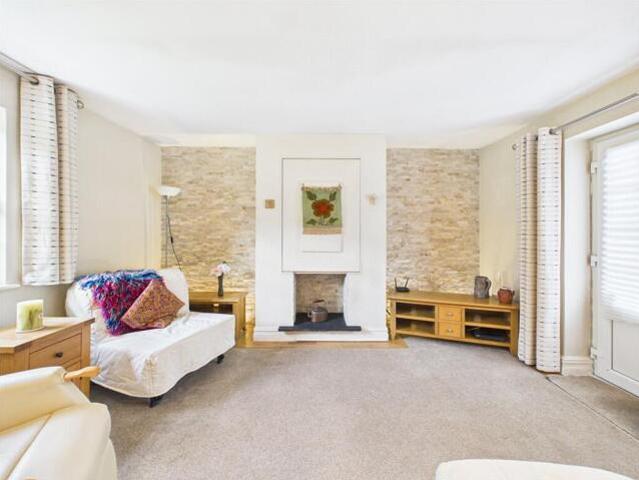 2 Bedroom Bungalow Bristol City Of Bristol 99237102
