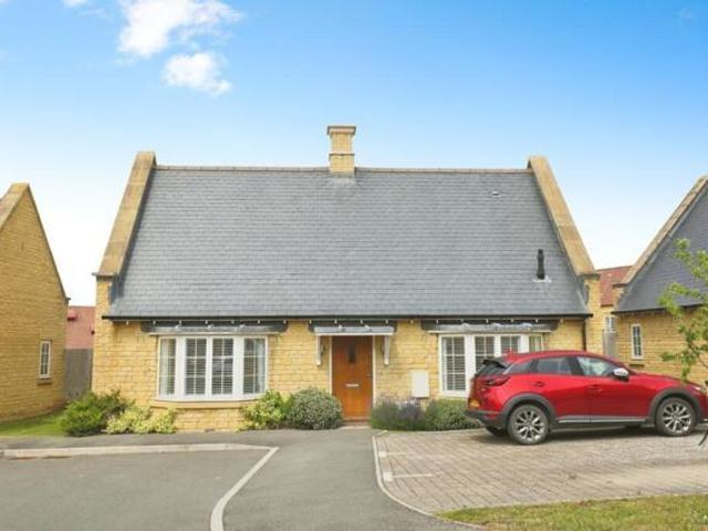 2 Bedroom Bungalow Broadway Worcestershire 99277925