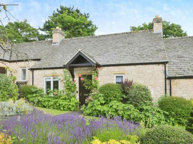 2 Bedroom Bungalow Broadway Worcestershire LS92904783