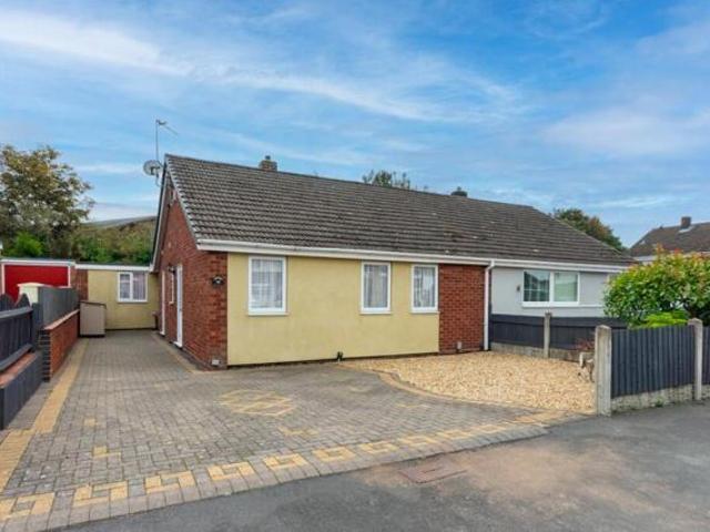 2 Bedroom Bungalow Burntwood Staffordshire 99840470