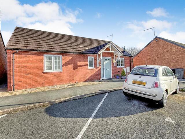 2 Bedroom Bungalow Gobowen Gobowen LS100855258