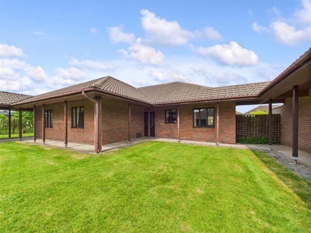 2 Bedroom Bungalow Gobowen Gobowen 101677948