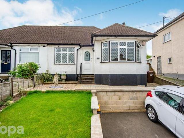2 Bedroom Bungalow Gravesend Kent 101278045