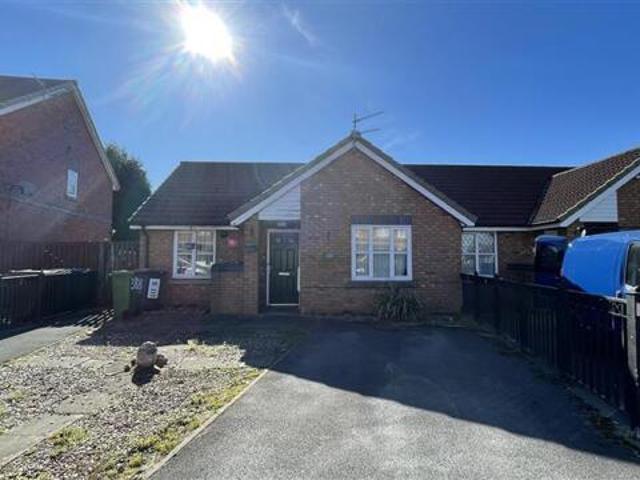 2 Bedroom Bungalow Denton Greater Manchester 101678009