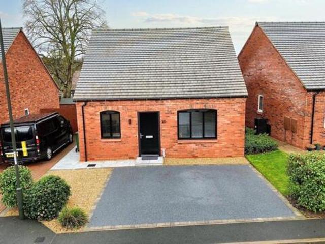 2 Bedroom Bungalow Derbyshire Derbyshire LS99345082