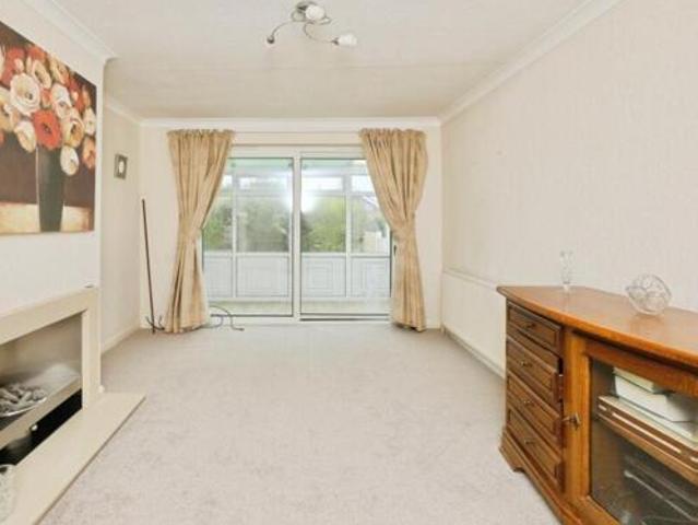 2 Bedroom Bungalow Dronfield Derbyshire 100855091