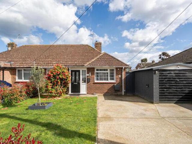 2 Bedroom Bungalow East Malling Kent 101231596