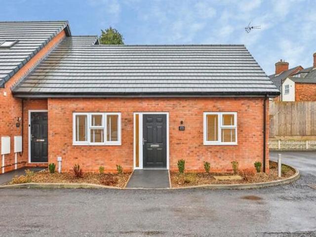 2 Bedroom Bungalow Eastwood Nottinghamshire LS100824912
