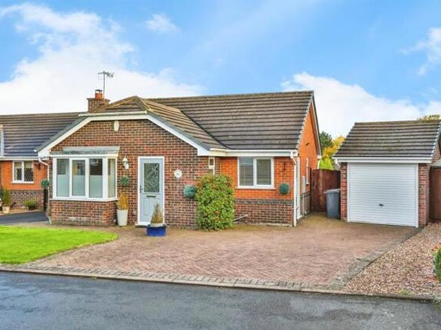 2 Bedroom Bungalow Eastwood Nottinghamshire 98969051