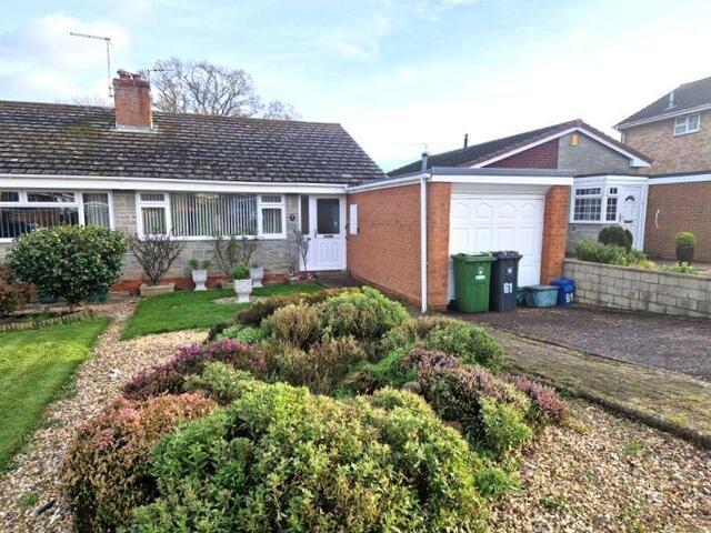 2 Bedroom Bungalow Exmouth Devon 101777633