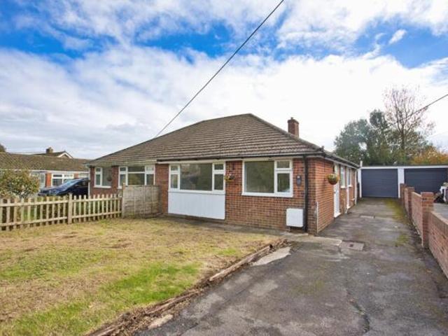 2 Bedroom Bungalow Folkestone Kent 101796880