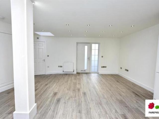 2 bedroom bungalow for rent in 6 Bromyard Place, St Johns, WR2