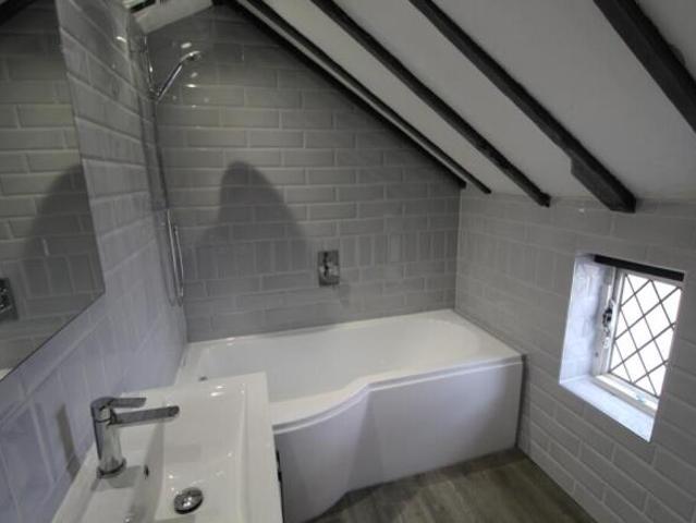 2 bedroom bungalow for rent in Chelmsford Road, Shenfield, Brentwood, Essex, CM15