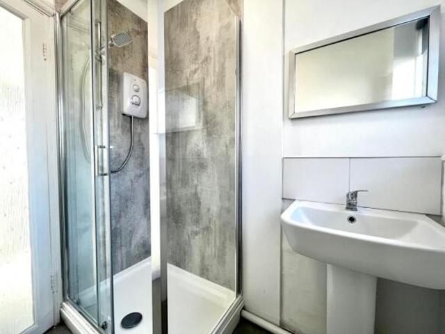 2 bedroom bungalow for rent in Crabtree, PL3