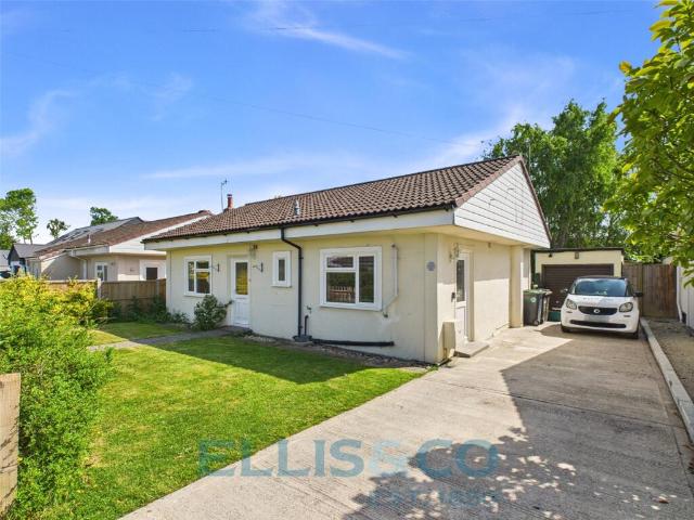 2 bedroom bungalow for rent in Ashley Road, Hildenborough, Tonbridge, TN11