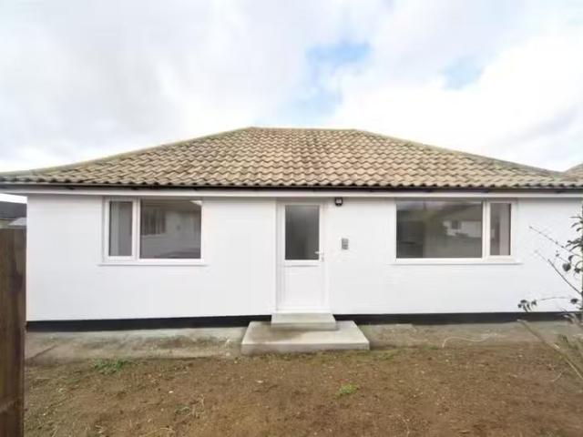 2 bedroom bungalow for rent in Aspal Place, Beck Row, Bury St.