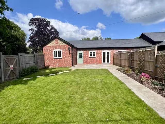 2 bedroom bungalow for rent in Bellingdon, Chesham, HP5