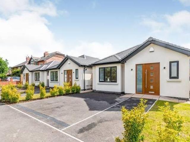2 bedroom bungalow for rent in Burtonwood Road Warrington WA5 3AJ WA5