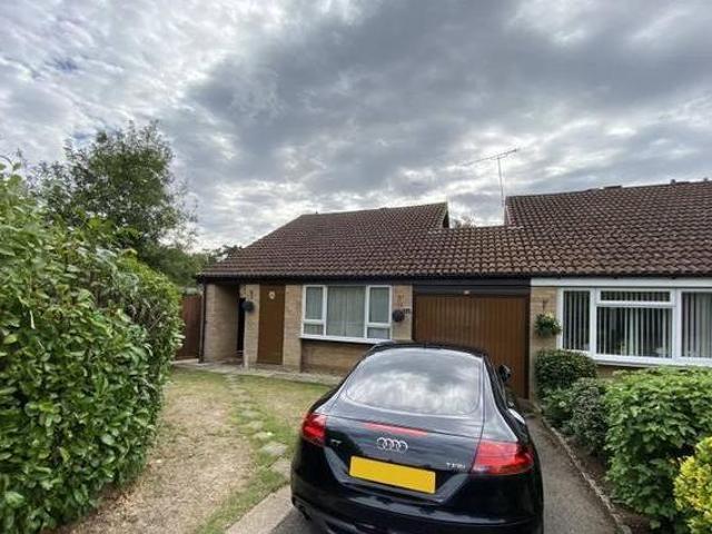 2 bedroom bungalow for rent in Goldsworth Park GU21