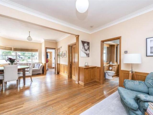2 bedroom bungalow for rent in Gladstone Avenue, Twickenham, TW2