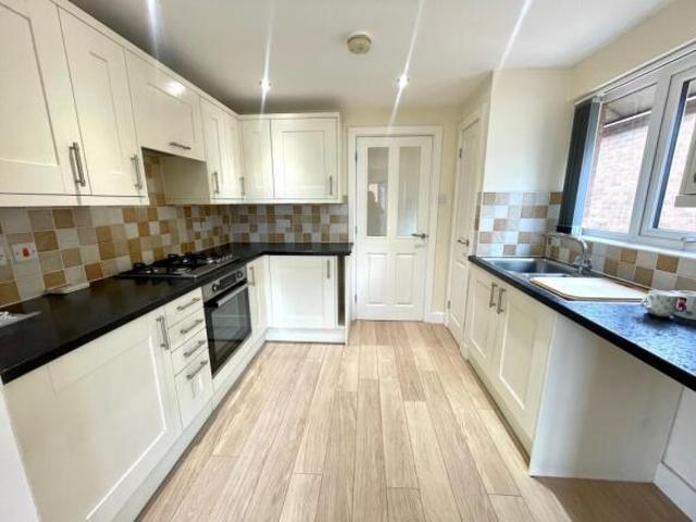 2 bedroom bungalow for rent in Findern Close, Allestree, Derby, DE22