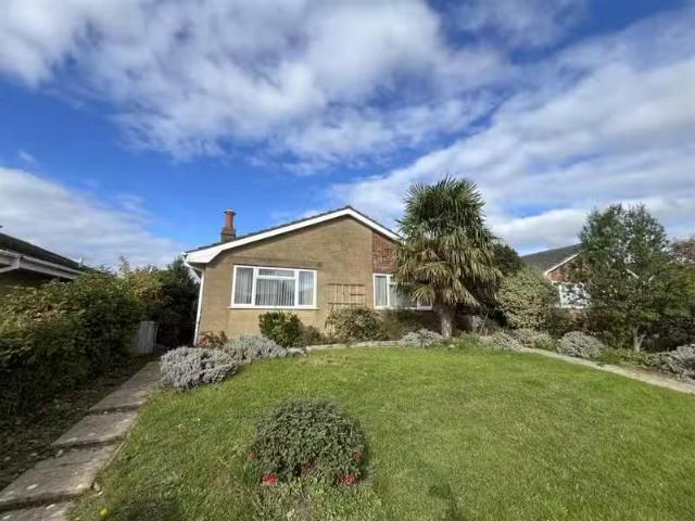 2 bedroom bungalow for rent in Hollymoor Lane, Beaminster, DT8