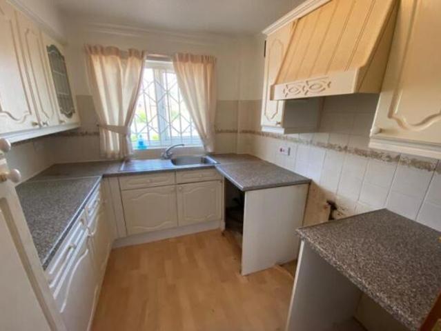 2 bedroom bungalow for rent in Hawthorne Avenue, Stoke On Trent, ST4