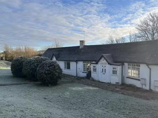2 bedroom bungalow for rent in Harepath Road, Seaton, EX12