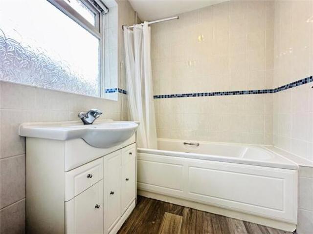 2 bedroom bungalow for rent in High Moor Crescent, Leeds, West Yorkshire, LS17