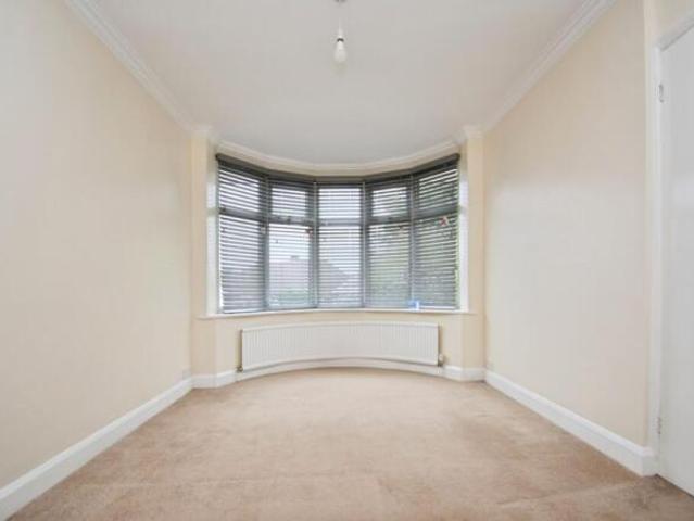 2 bedroom bungalow for rent in Oxhawth Crescent Bromley BR2