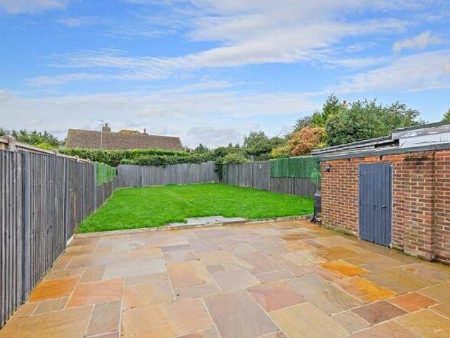 2 bedroom bungalow for rent in London Road, Newington, Kent, ME9