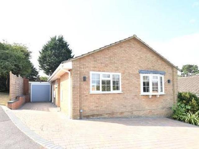 2 bedroom bungalow for rent in Nuffield Drive Owlsmoor Sandhurst Berkshire GU47