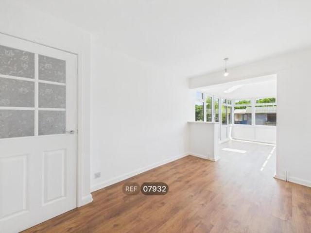 2 bedroom bungalow for rent in Springwood Gardens, Woodthorpe, Nottingham, NG5 4HE, NG5