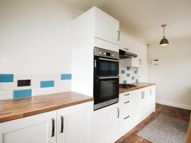 2 bedroom bungalow for rent in Sunfield, Stanningley, Pudsey, West Yorkshire, LS28