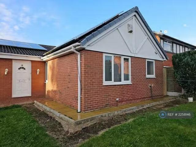 2 bedroom bungalow for rent in Peter Street, Blackburn, BB1
