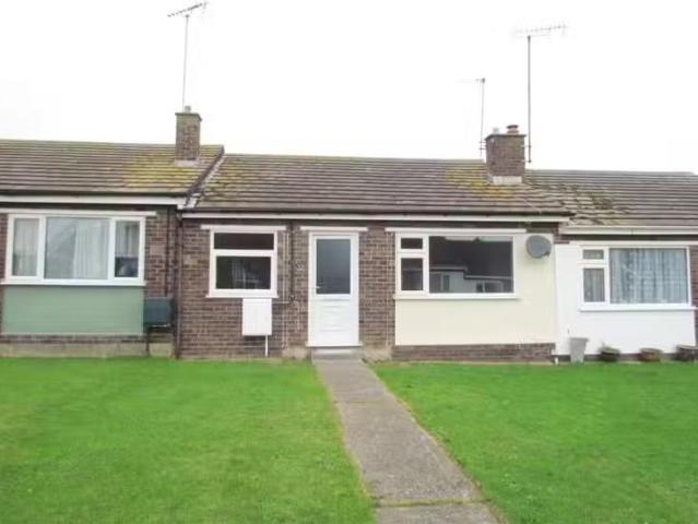 2 bedroom bungalow for rent in Pelham Close, Dovercourt, Esint.