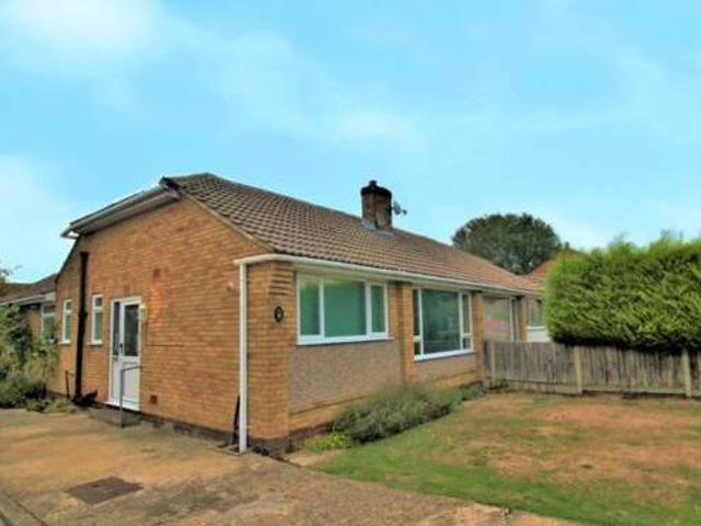 2 bedroom bungalow for rent in Pitt Way Farnborough GU14