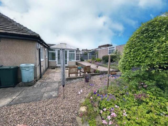 2 bedroom bungalow for rent in Ryefield Avenue, Clayton, Bradford, West Yorkshire, BD14