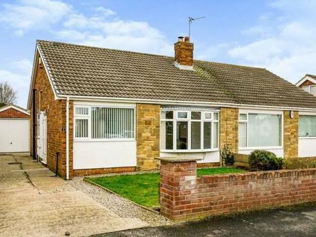 2 bedroom bungalow for rent in Wendel Avenue Barwick in Elmet Leeds West Yorkshire LS15