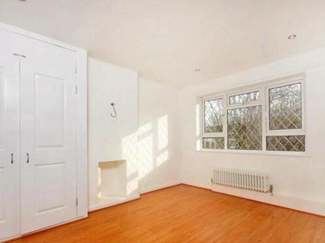 2 Bedroom Bungalow For Rent In Wimbledon Village, London